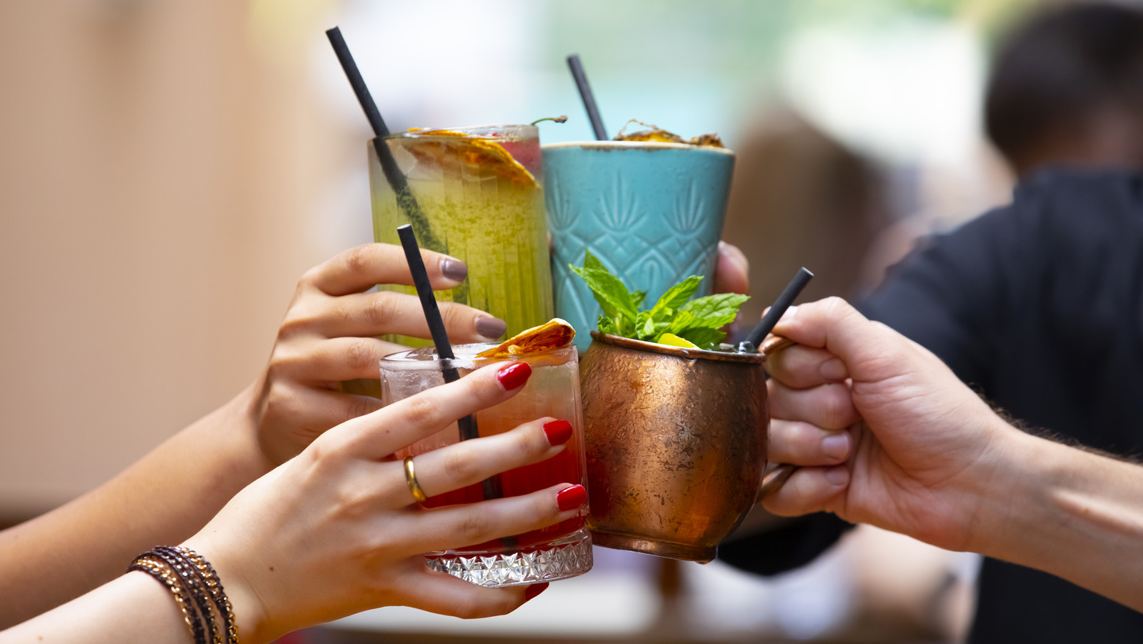 16 Best Adult Beverages To Try At Walt Disney World, According To Park ...