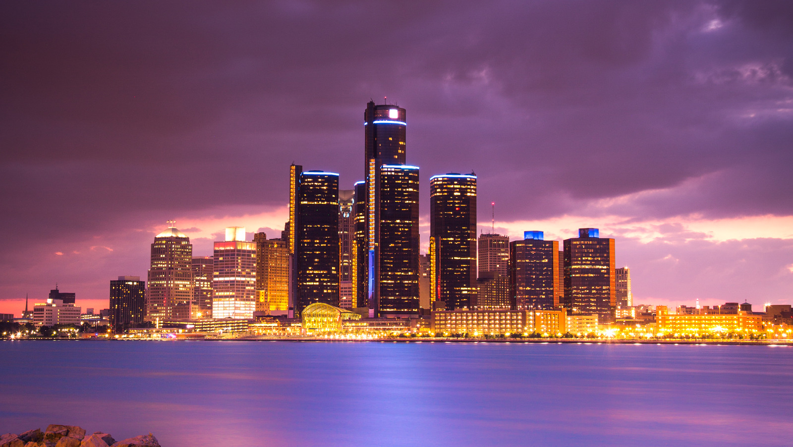 5 Things First-Time Visitors Should Add To Their Detroit Bucket List