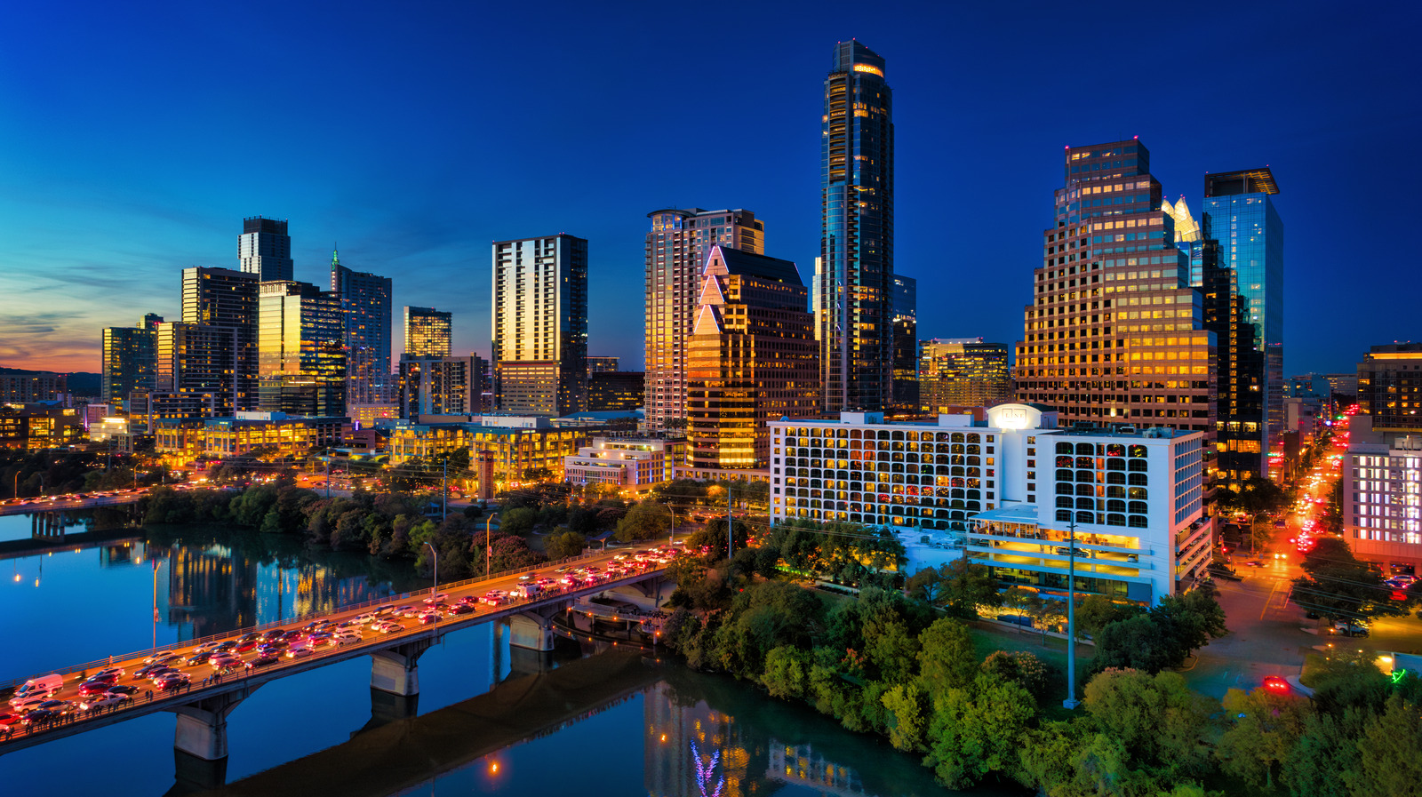 A Chic Texas Hotel With 'Austin Influences' Is In A Perfect Downtown ...