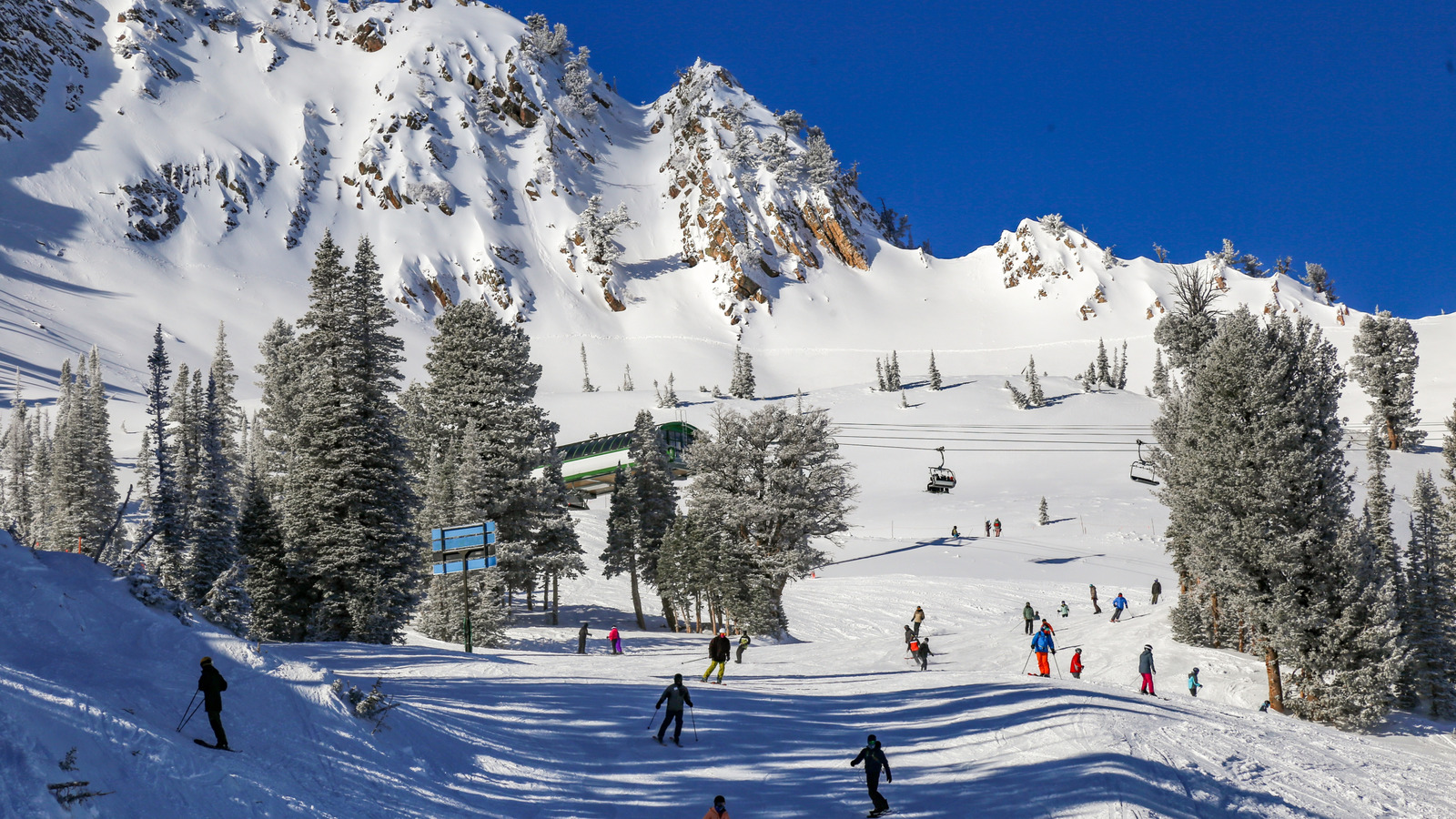 A Gorgeous Utah Mountain Is The Ultimate Ski Spot Featuring Olympic ...