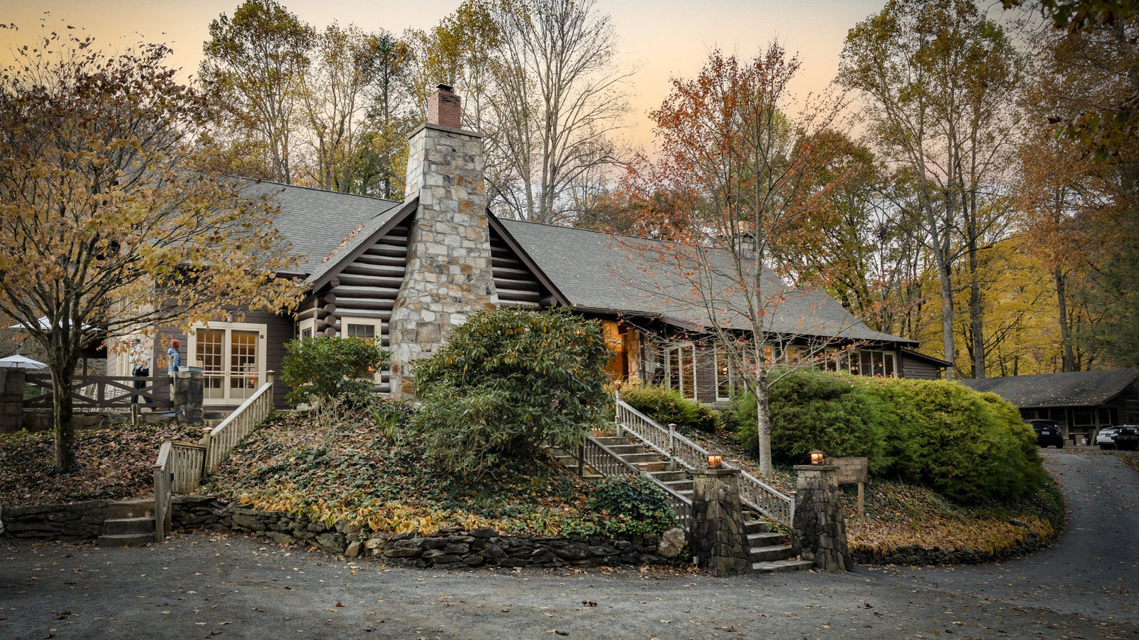 A Luxury Resort Tucked Away In North Carolina's Smokies Offers A ...