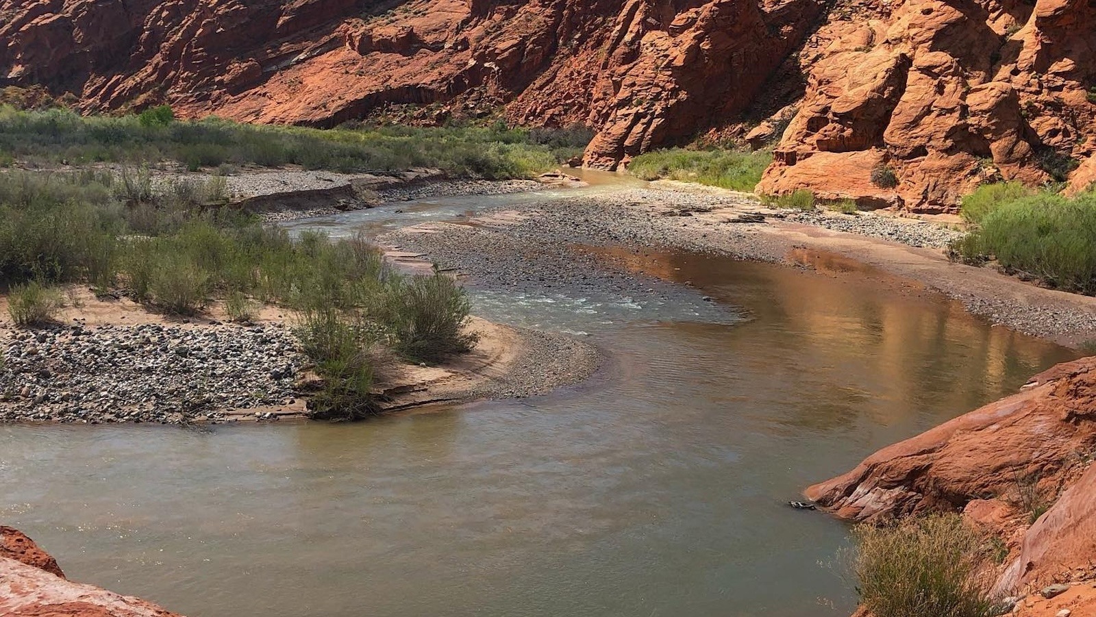 A Red Rock Filled Hike In Utah Leads To The Secret Babylon Arch Beach
