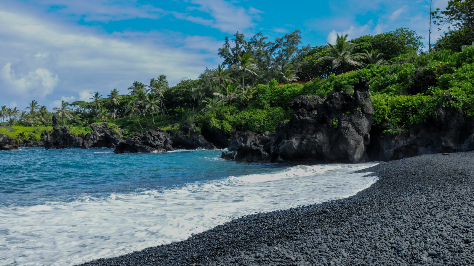A Wild Hawaiian Coastal Trail Leads To One Of The State's Best Camping ...