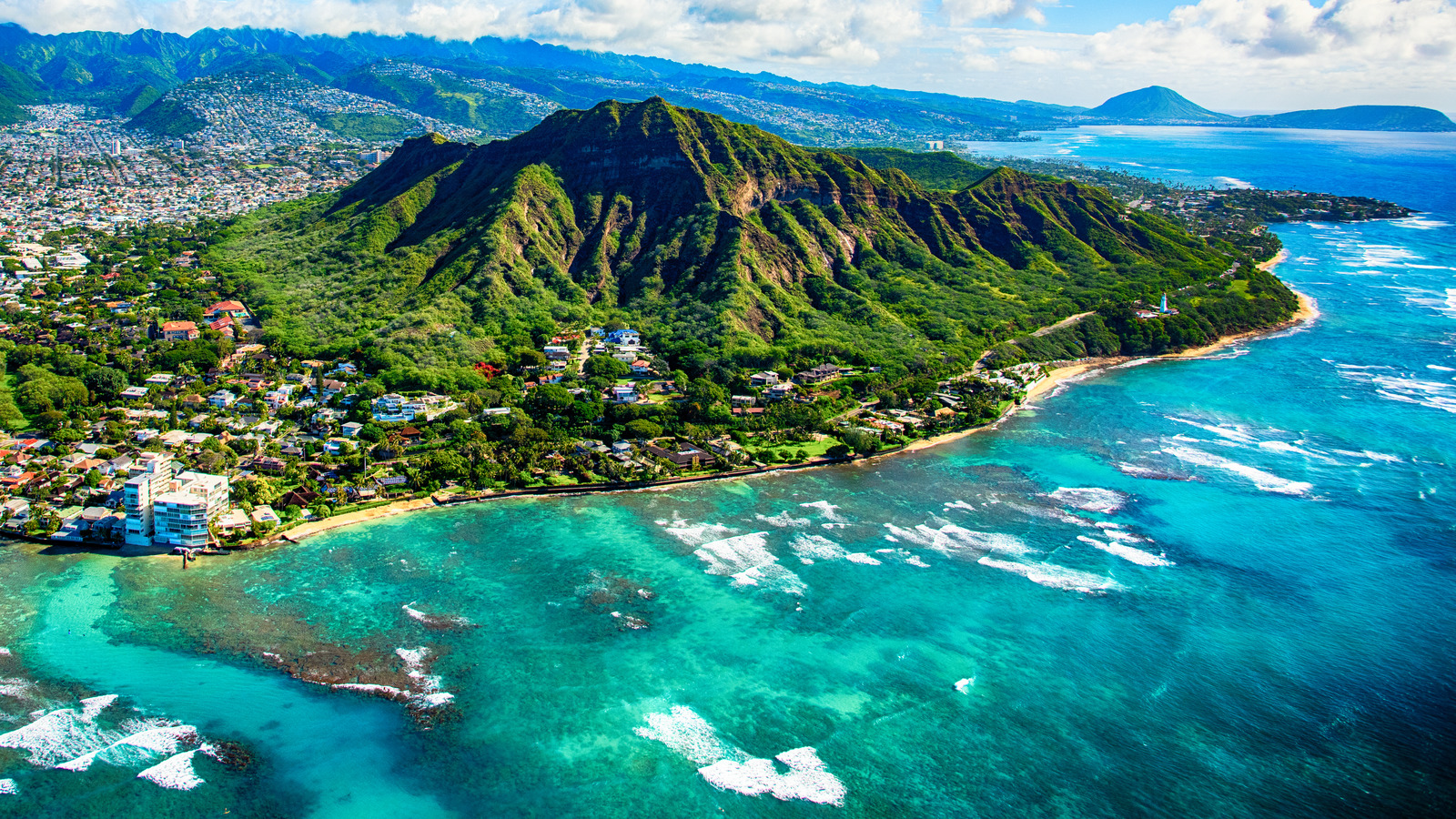 Beautiful Beaches In Hawaii That Are Too Dangerous For Swimming