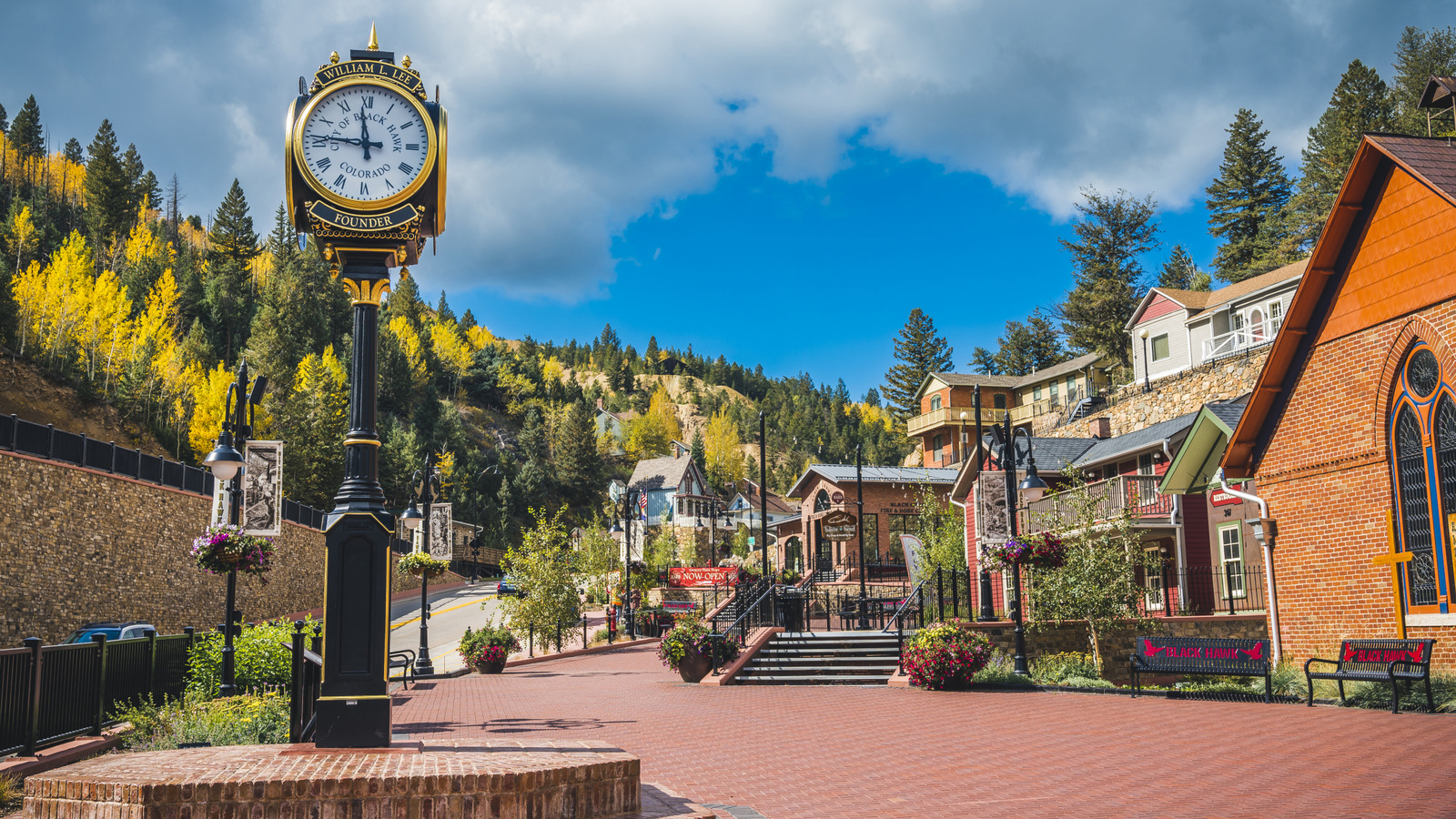 Colorado's 'Mini Las Vegas' Is A Cute Mountain Town Brimming With Fun ...