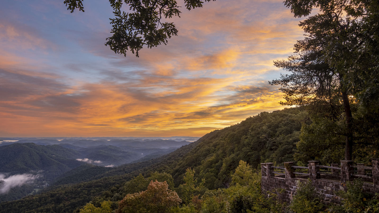 Discover Breathtaking Rock Formations At This Southern US State Park