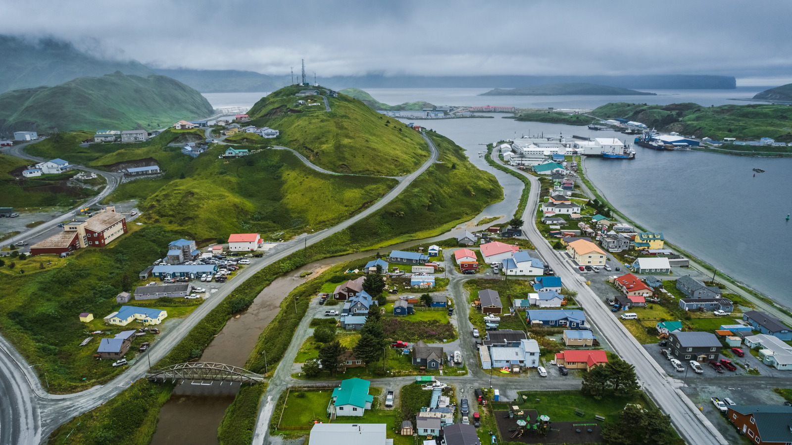 Get Away From It All At A Remote, Rugged, And Breathtaking Alaskan ...