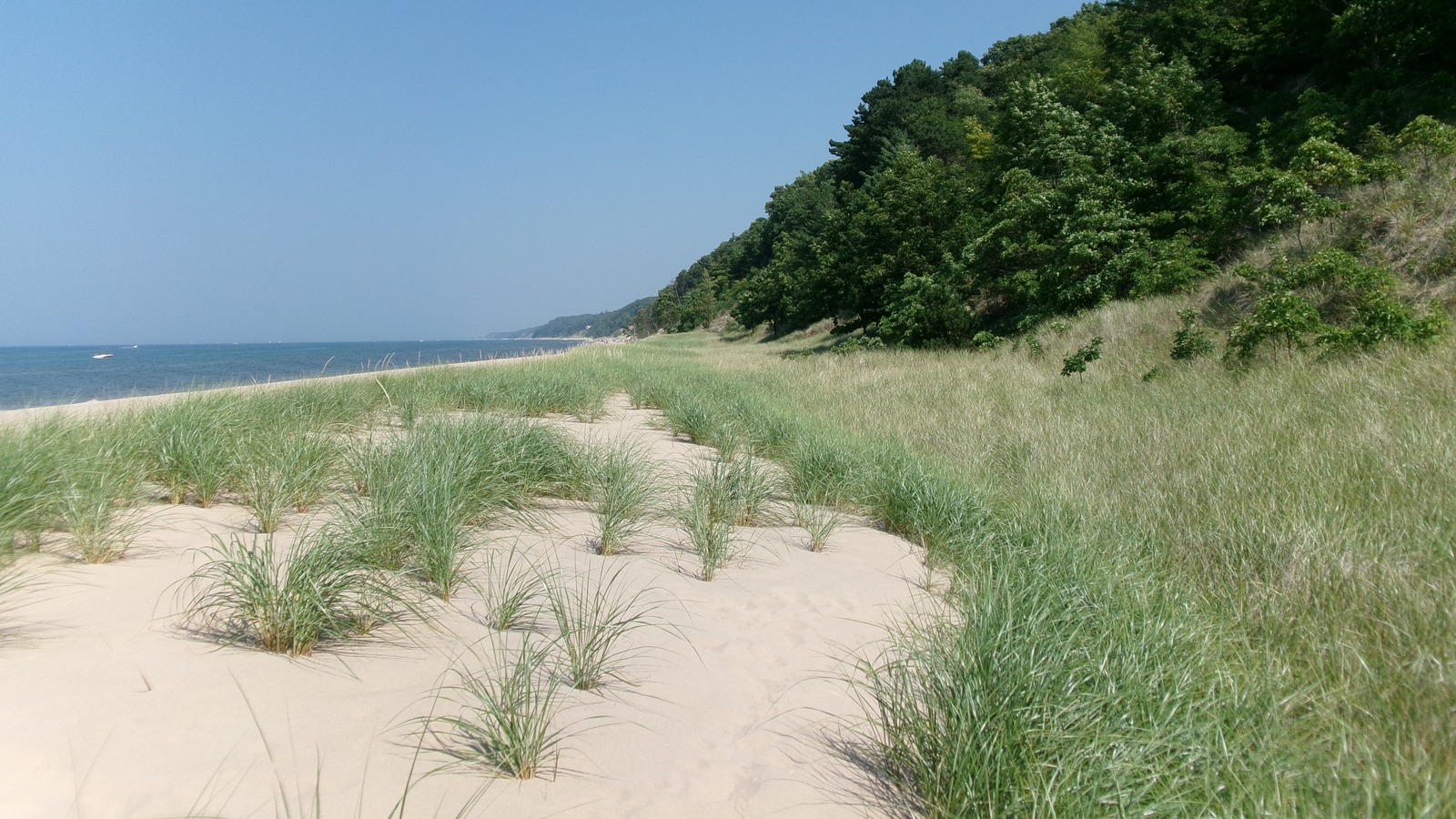 Hike Along Lake Michigan At This Beautiful Midwest State Park