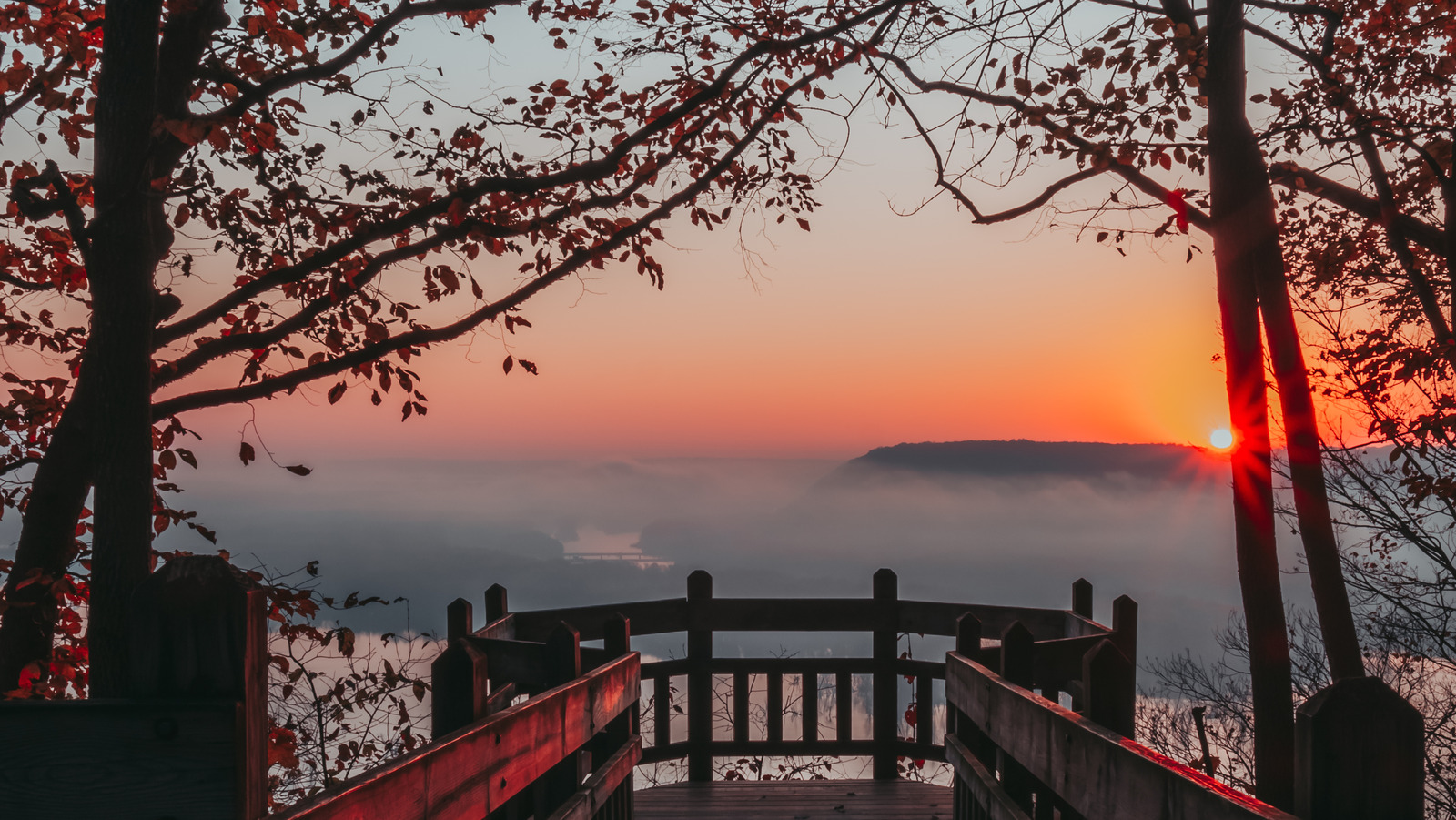 Hikers Will Love This Stunning Midwestern State Park