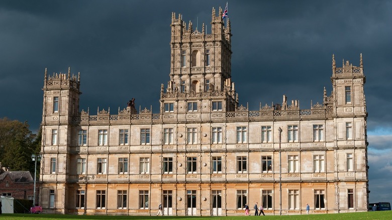 Historical Mansions That Are Frozen In Time