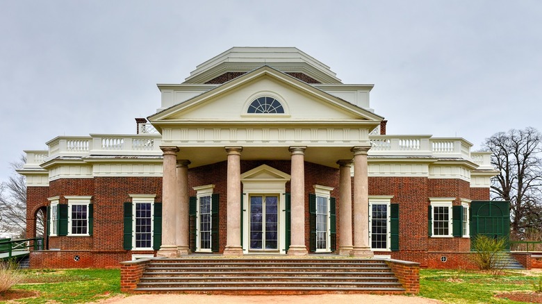 Historical Mansions That Are Frozen In Time