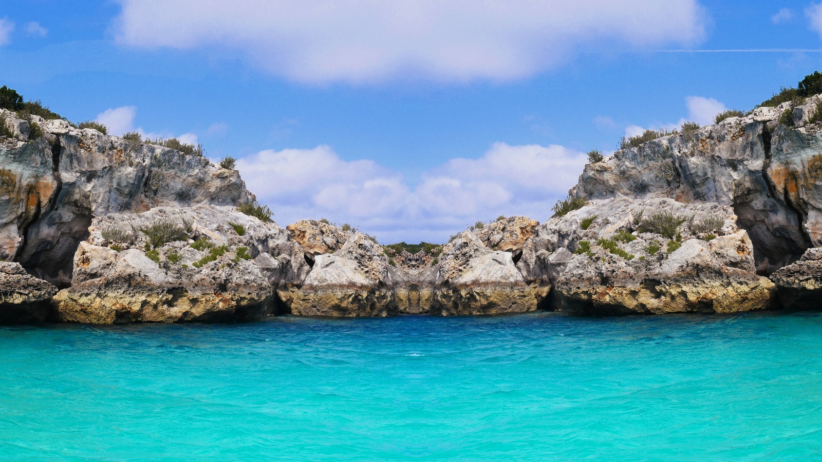 James Bond Fans Should Plan A Tour Of Thunderball Grotto In The Bahamas