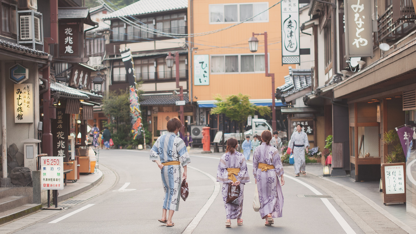 Japan's Best Onsen Town Is A Cozy And Authentic Destination Surrounded ...