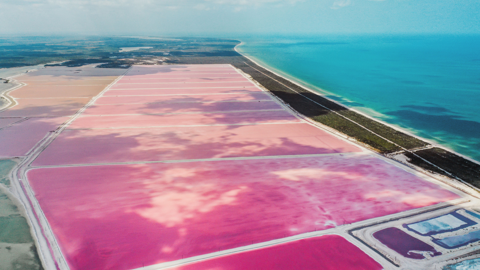 Mexico's Most Mesmerizing Lake Feels Otherworldly With Bright Bubblegum ...