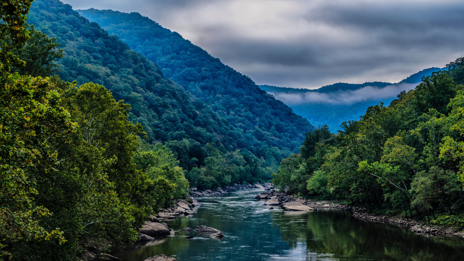 Nestled On Virginia's Appalachian Trail Is A Postcard-Perfect Town With ...