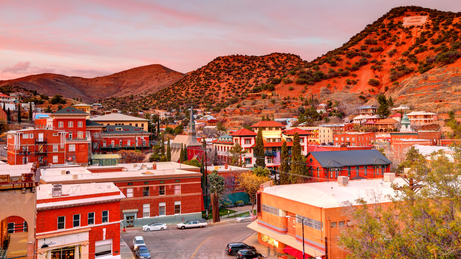 One Of America's Most Romantic Small Towns Is A Vibrant Artistic Oasis ...