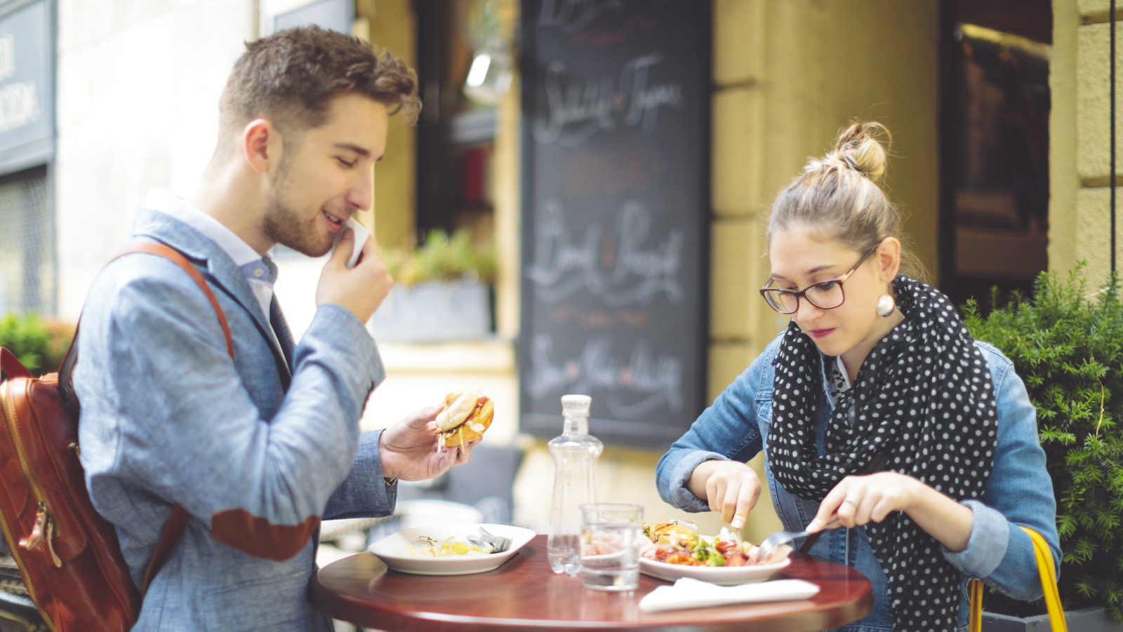 One Thing Tourists Should Know Before Dining In Paris