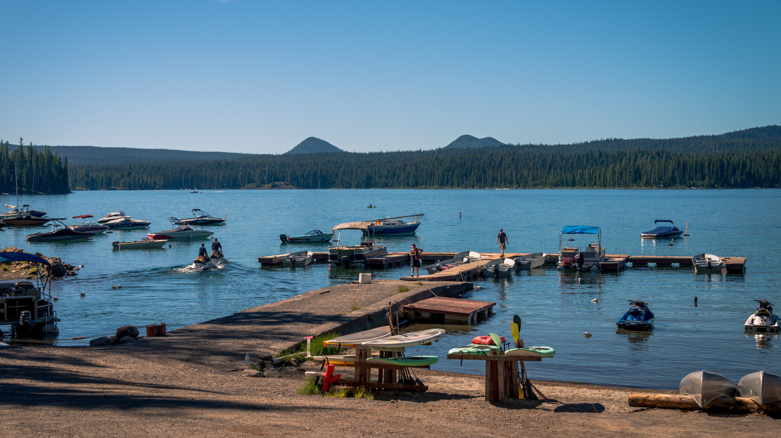 Oregon's Pristine Glacial Lake Offers A Mountain Getaway For Camping ...