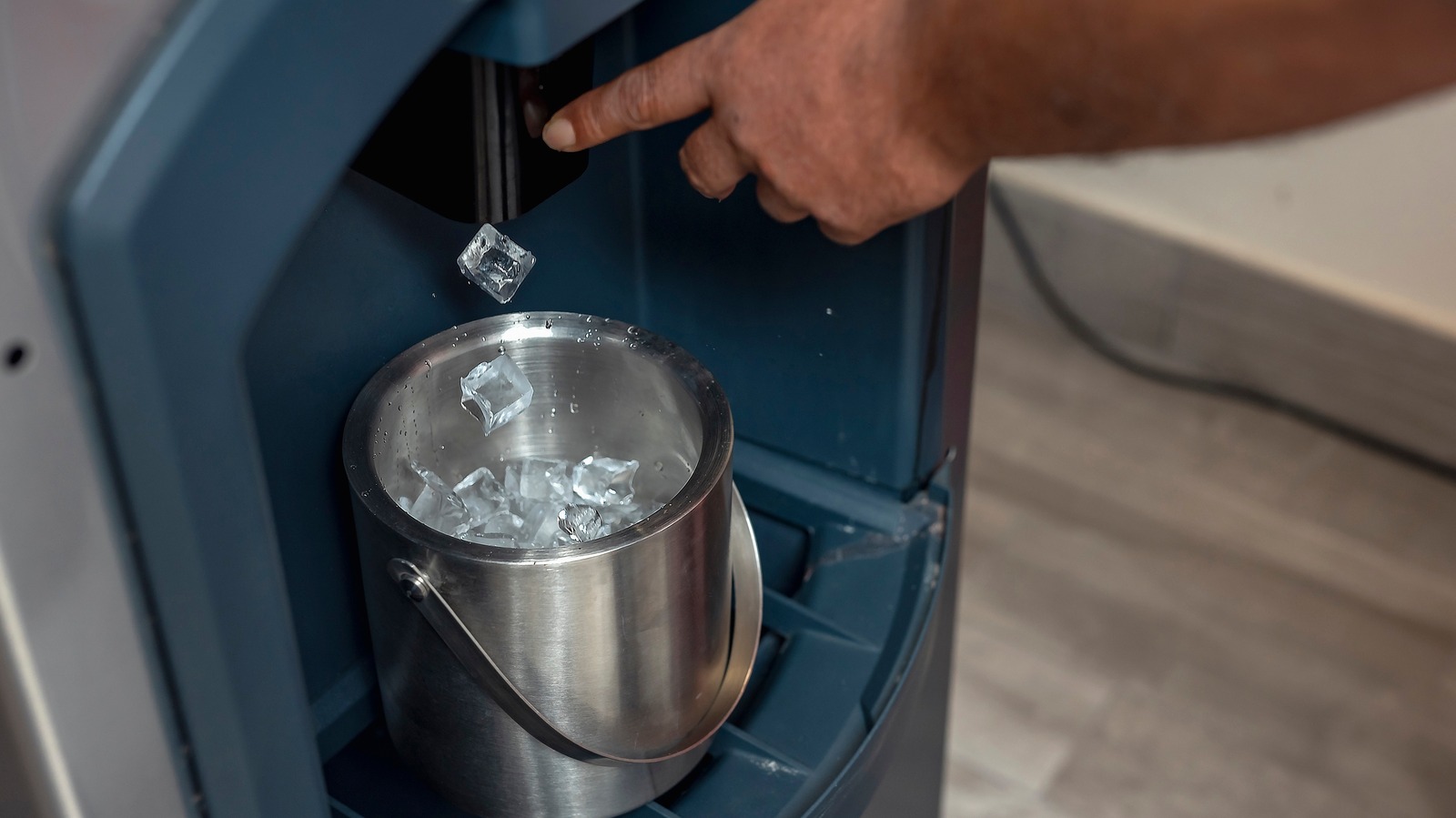 Should You Be Worried About The Quality Of Your Hotel's Ice? Here's ...