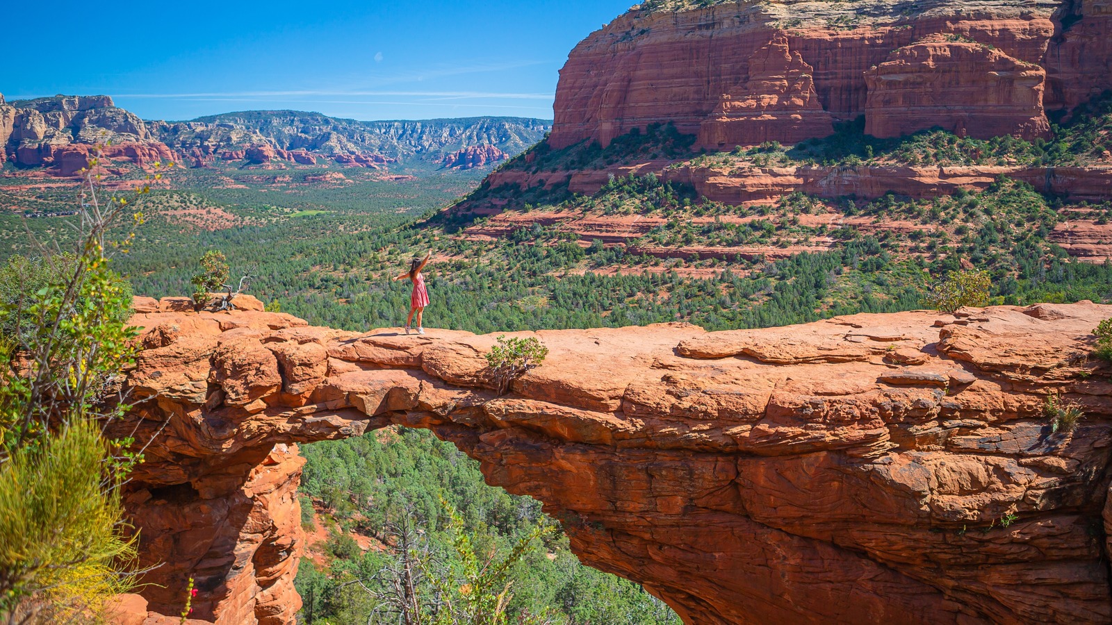 Surround Yourself With Red Rock Beauty On This Iconic Arizona Hike ...