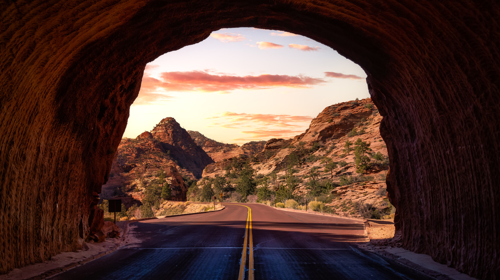 Take A Fall Getaway To This Popular US National Park For A Less-Crowded ...