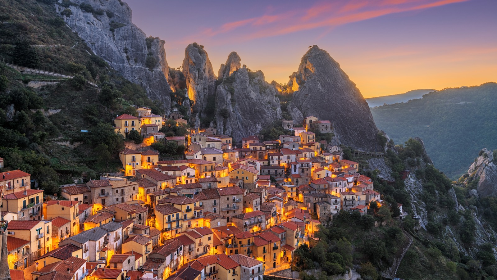 Take A Trip To This Italian Village For Stunning Mountain Sceneries ...