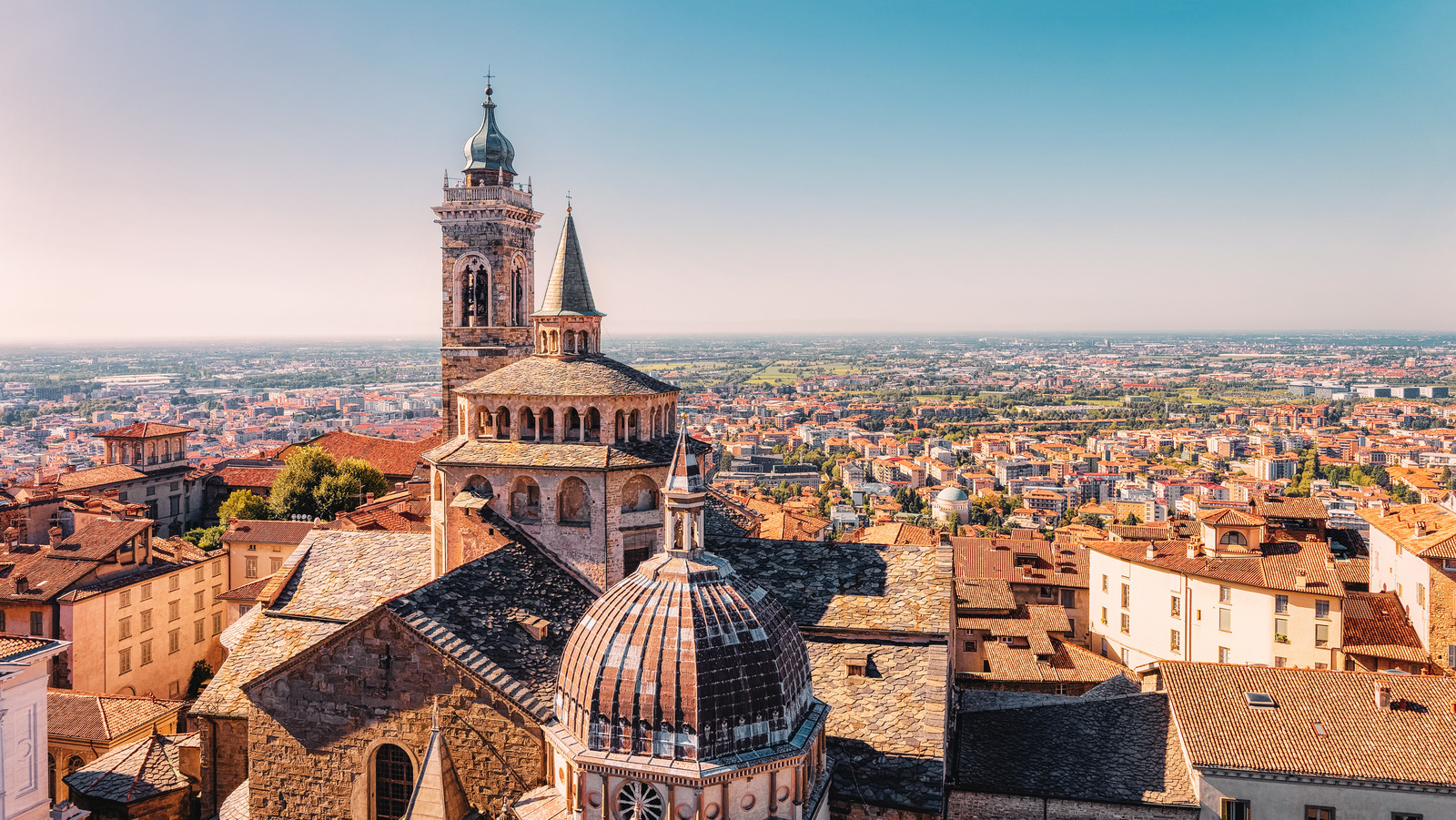 Take A Walk On Historic Italian Streets At This Underrated Tourist ...
