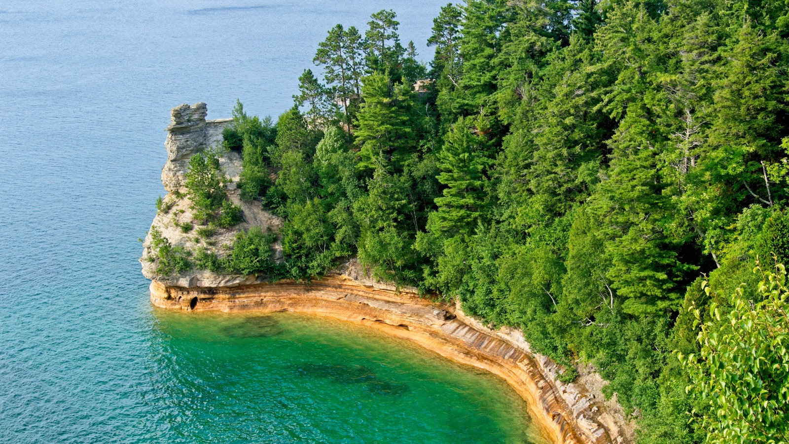 The Best Lake Towns In Michigan Worthy Of A Weekend Getaway, According ...