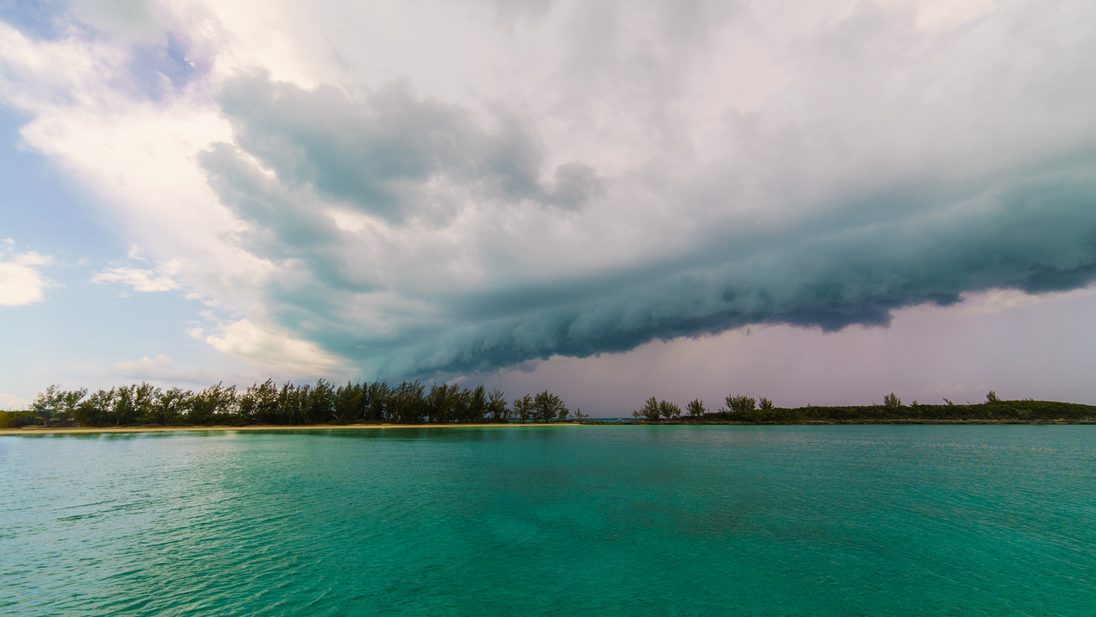 The Best Time To Visit The Bahamas And Avoid This Dangerous Season