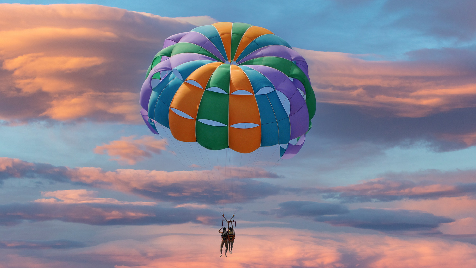 The Best US Destination For Parasailing