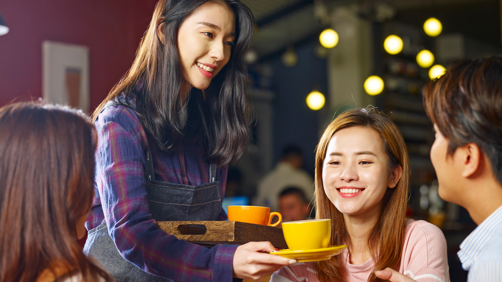 Why Shouting At Your Waiter Is The Right Way To Order Food In Japan