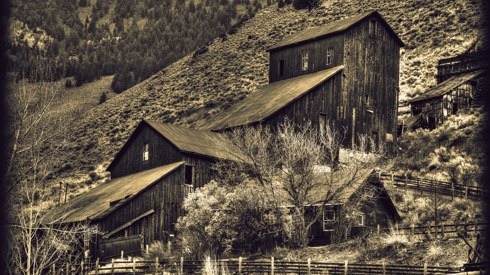 The Eerie But Hauntingly Beautiful Idaho Ghost Town That May Be ...