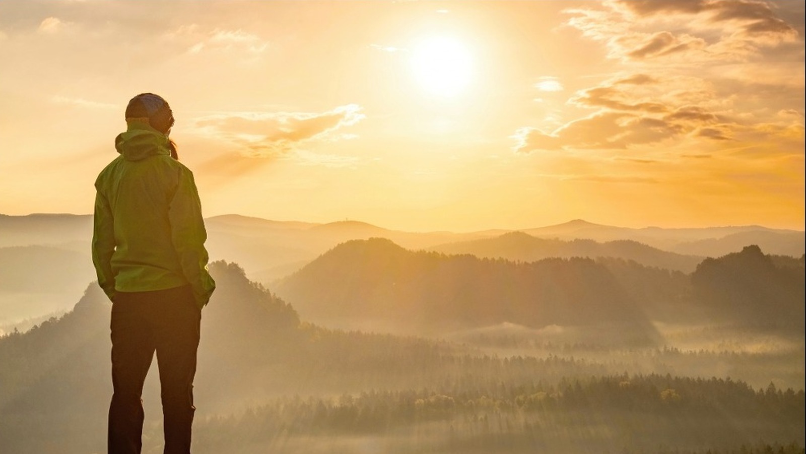 The Genius Trick For Seeing How Much Daylight You Have Left On Your Hike