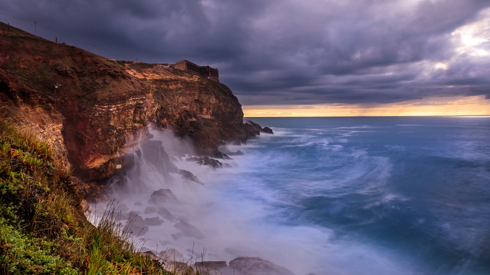 The Huge Waves At This Southern European Beach Makes It One Of The Most ...