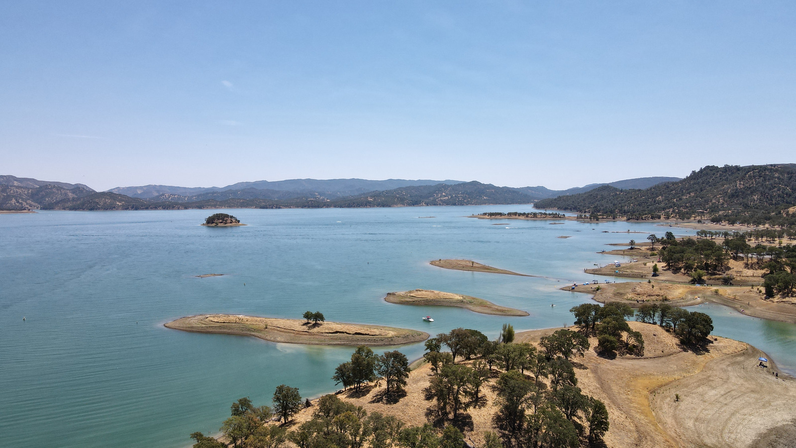 10 Largest Lakes In California