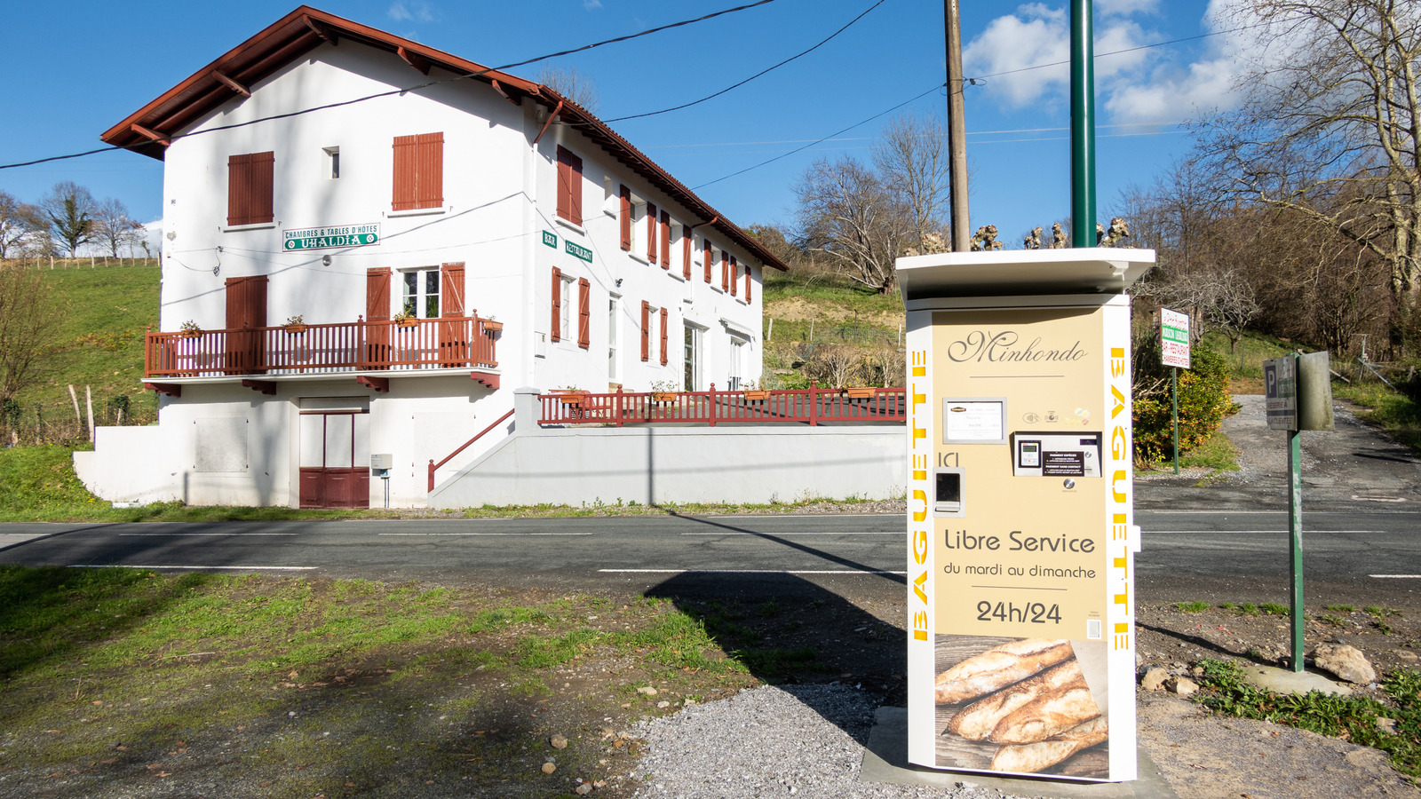 The Unique French Vending Machines Tourists Should Look Out For