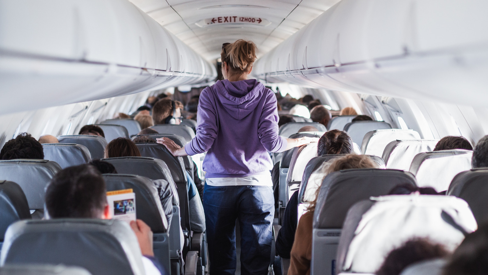 The Unspoken Etiquette For An Unoccupied Middle Seat, According To A ...