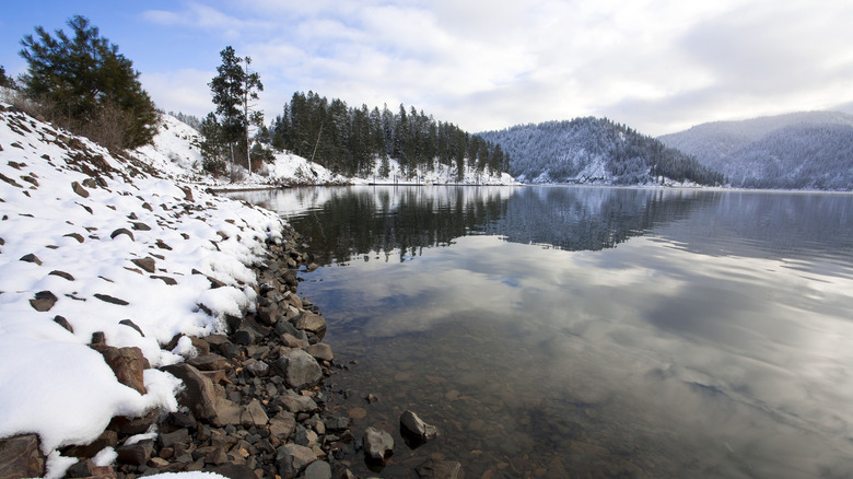 These Mountain Towns Dazzle In The Wintertime