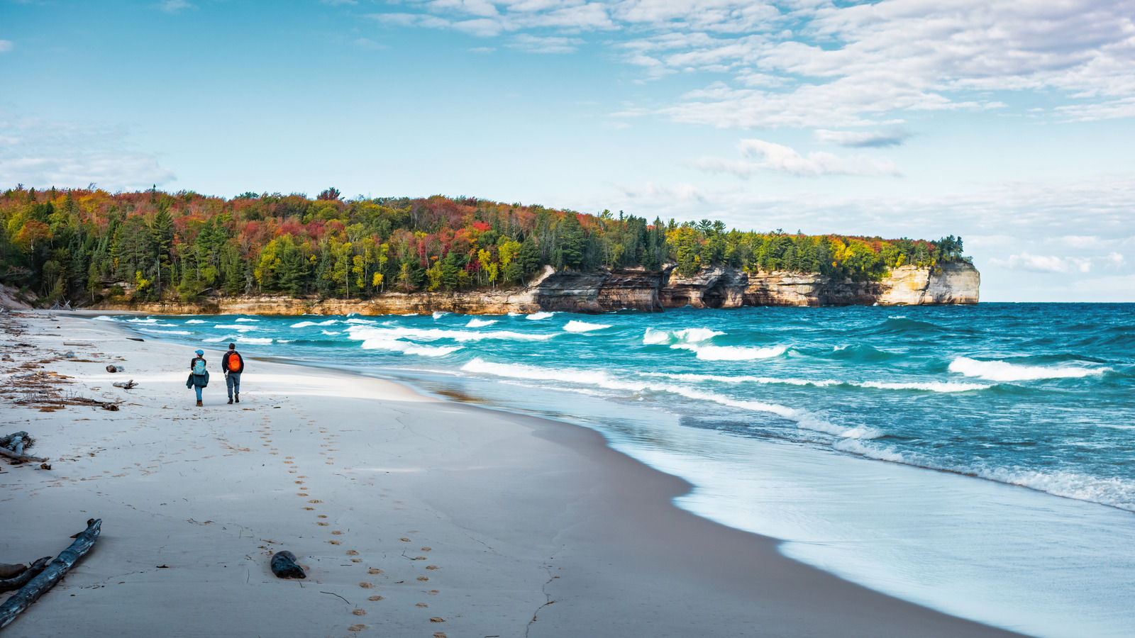 This Beautiful, Uncrowded Beach In Michigan Is A Little-Known Spot With ...