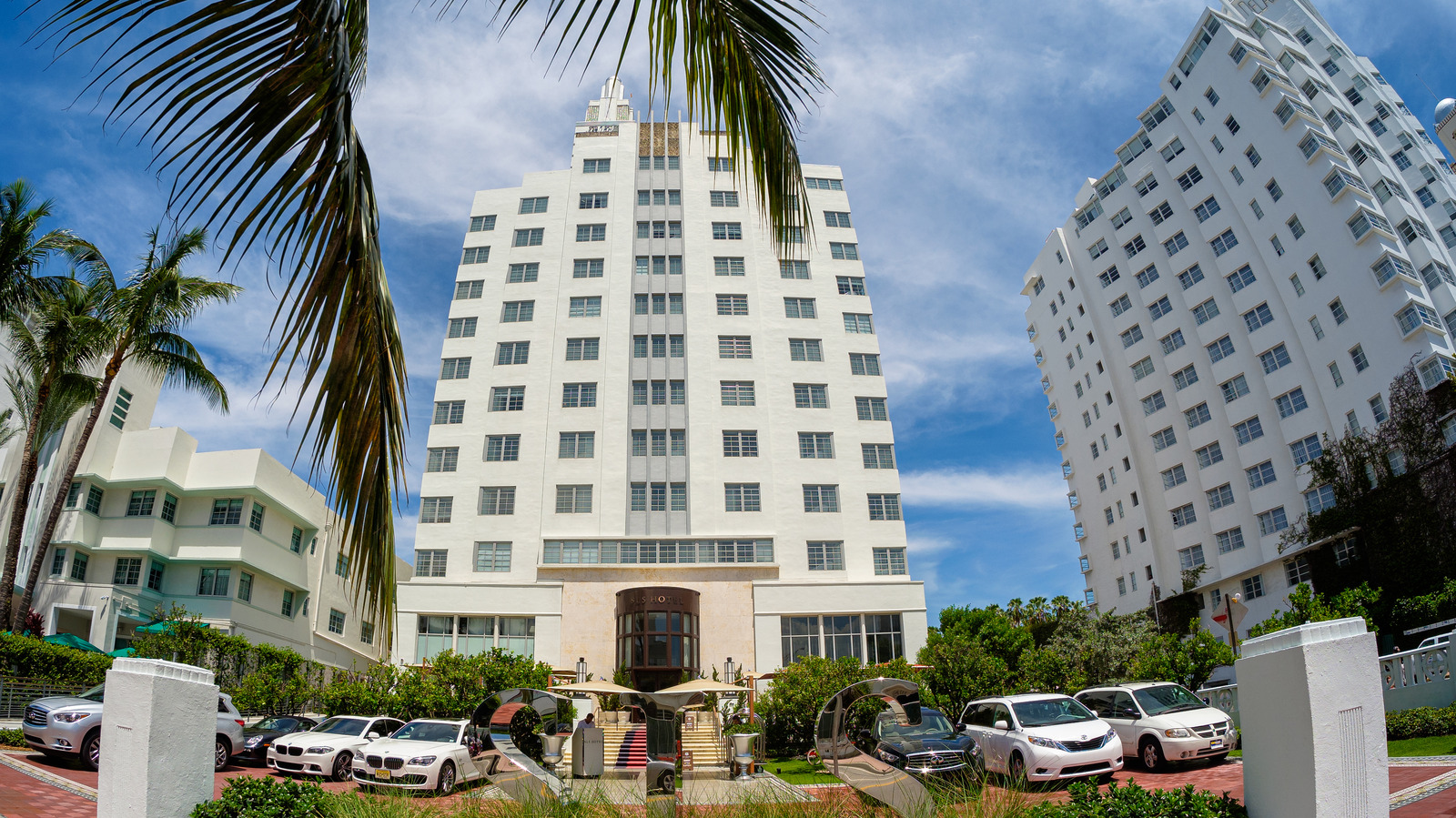 This Conveniently Located Oceanfront Hotel In Florida Offers A Chic ...