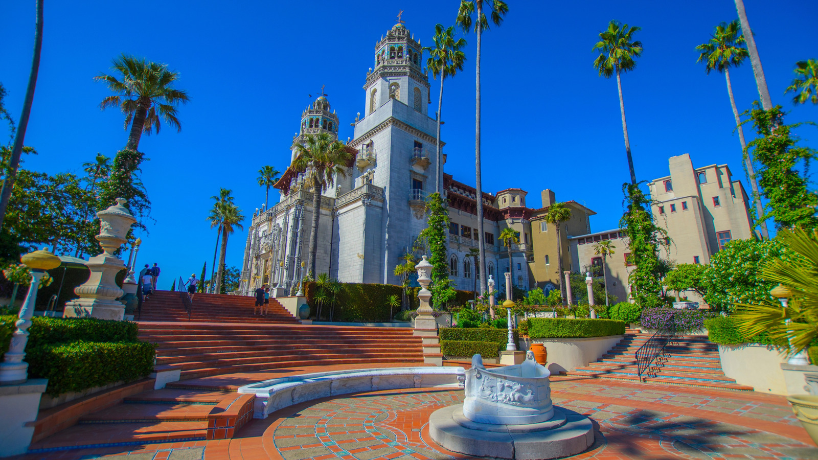 This European-Style Castle Is A Popular Stop Along California's Pacific Coast Highway