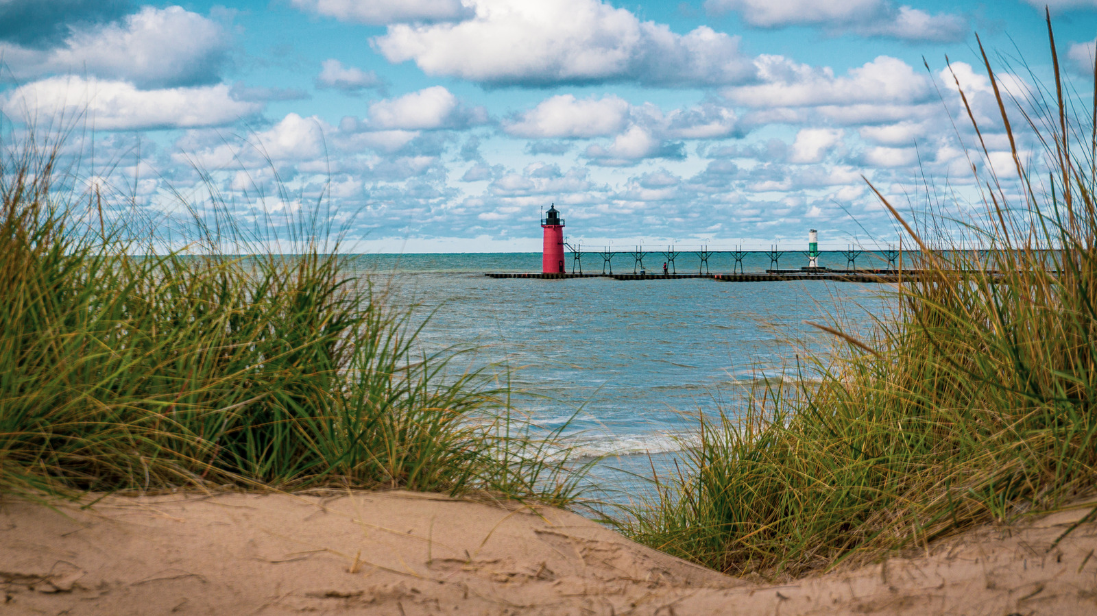This Midwestern Beach Town Is A Great Spot For A Lakeside Vacation
