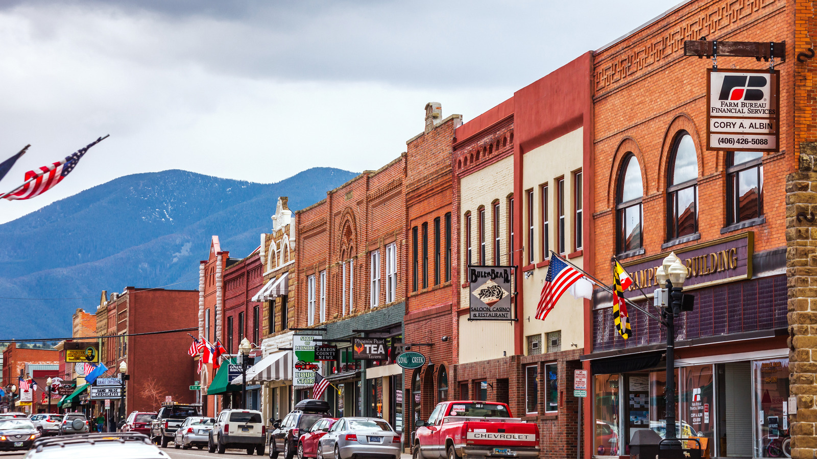 This Small Town In The Foothills Of Montana's Beartooth Mountains Has ...