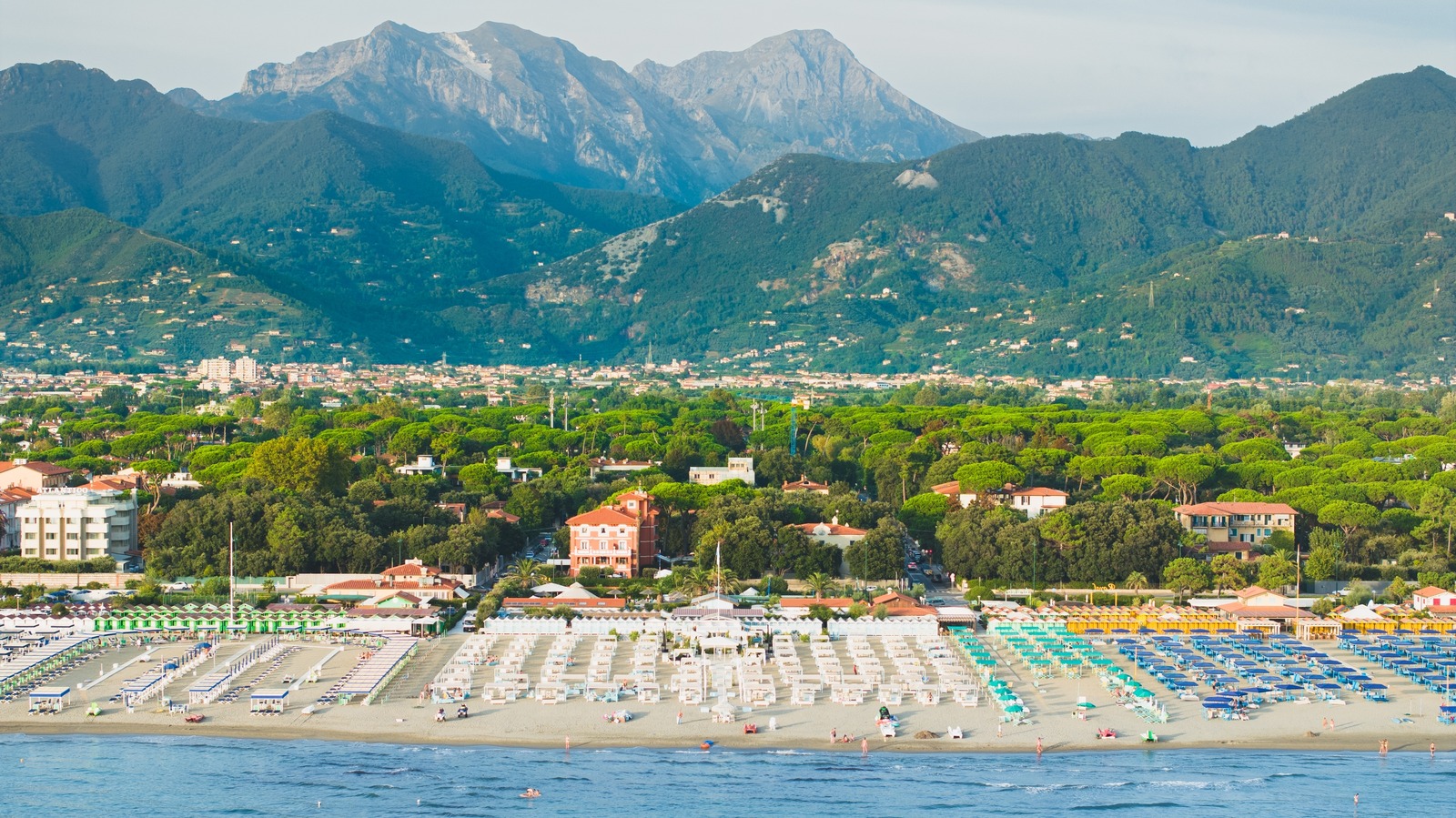 This Stunning Italian Beach Town Is The Perfect Spot For A Fabulously ...