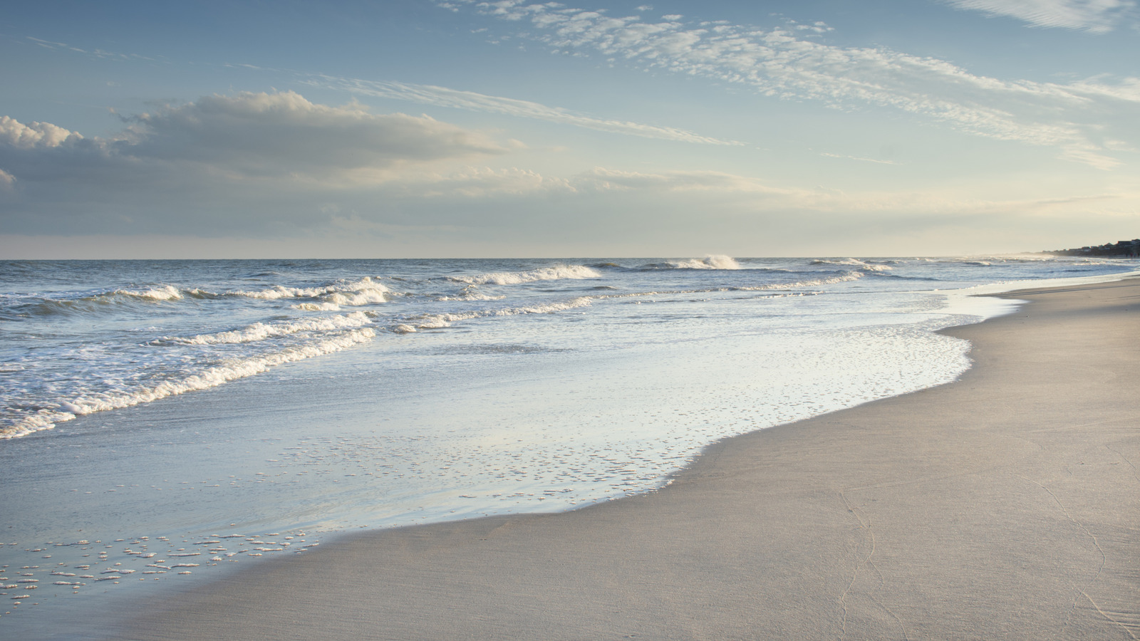 This Underrated North Carolina Beach Town Is A Pristine, Quiet Paradise ...