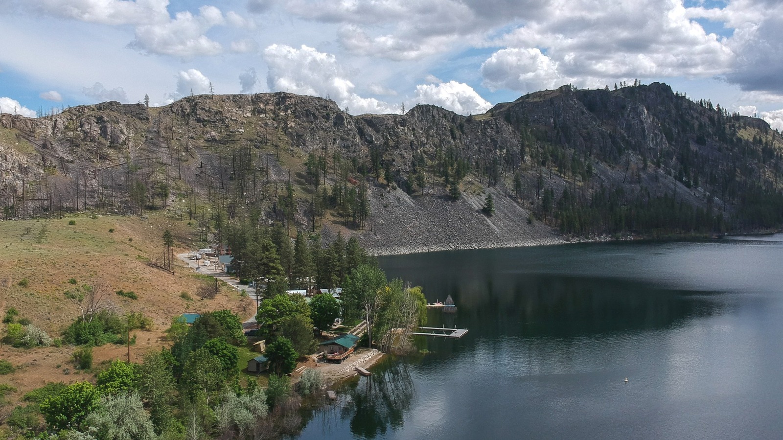 This Washington State Park Is An Unexpected Desert Gem With A Lake ...
