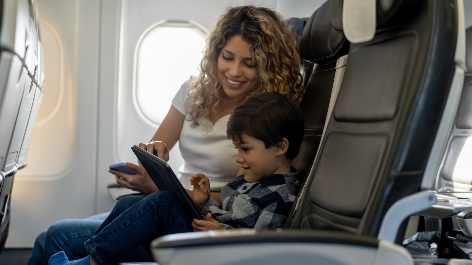 Travel Nanny Gives Us The Best Advice For How To Make Flying With Kids ...