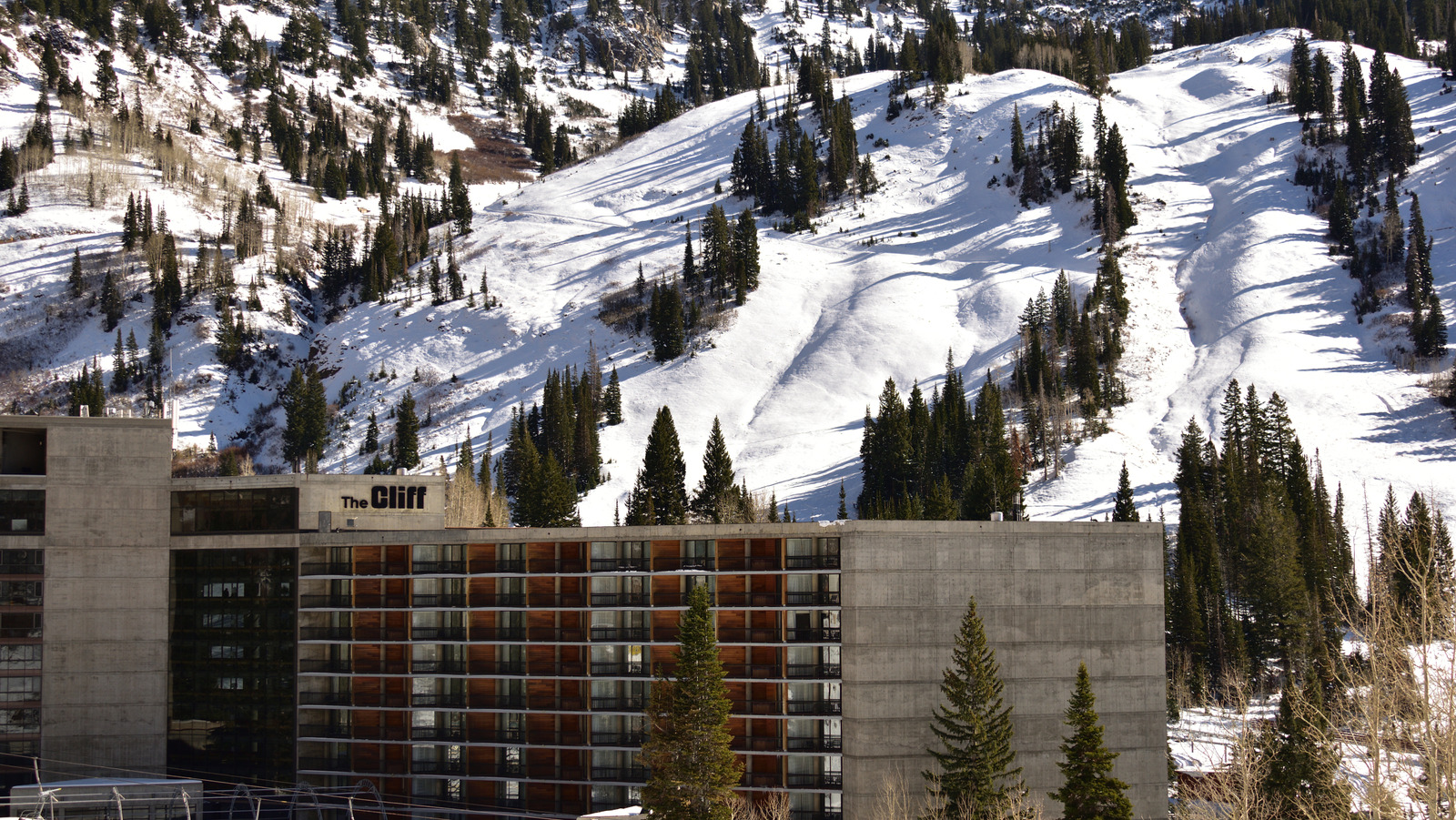 Utah's Most Iconic Cliffside Resort Has World-Class Shops, Endless ...