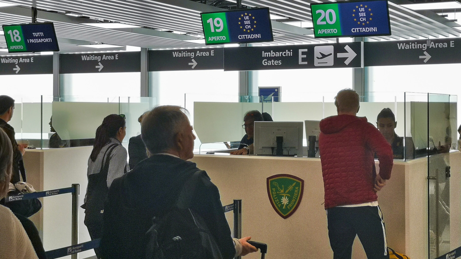 What Tourists Need To Know About Europe's New Entry/exit System Before ...