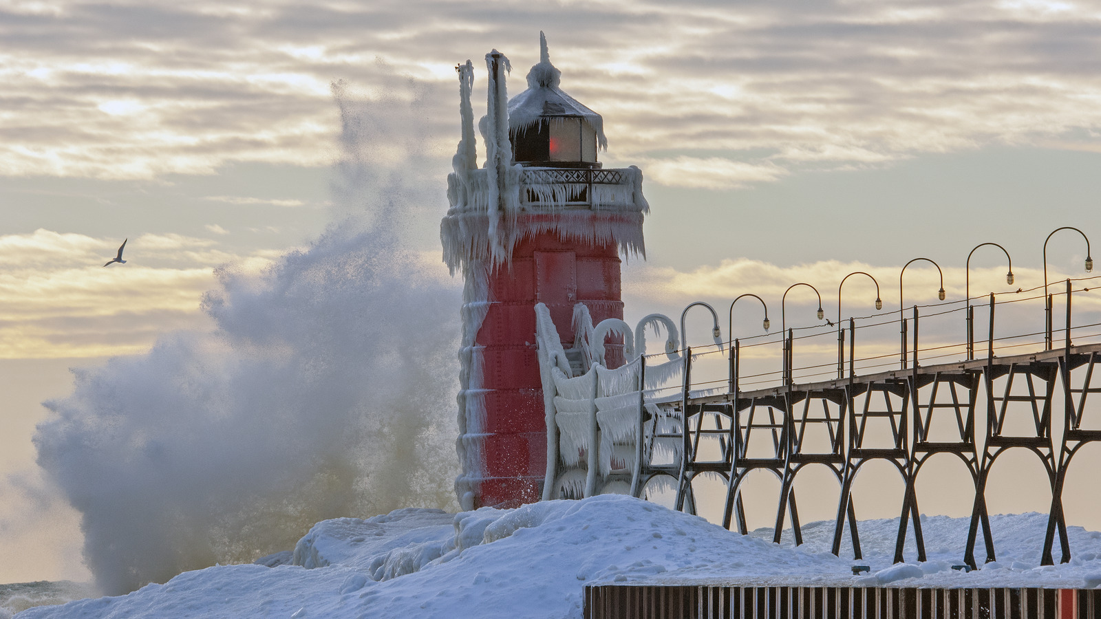 Why These Stunning Lighthouses On The Great Lakes Look Best In The Winter